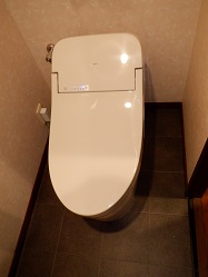 施工事例：TOTOトイレ便器等交換GG1 CES9415P交換施工事例 国立市マンション編｜有限会社浅見商店－省エネ給湯器・オール電化工事・太陽光発電・リフォーム全般